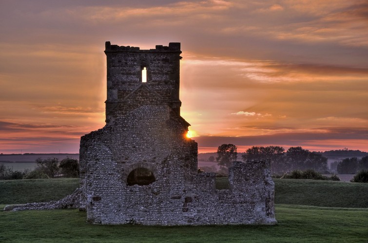 Knowlton Church and Earthworks