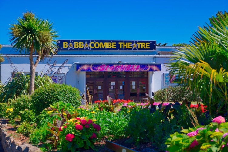 Babbacombe Theatre - Best Theatre Days Out in Torquay