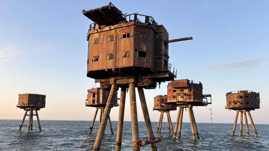 Rochester To Redsand Towers