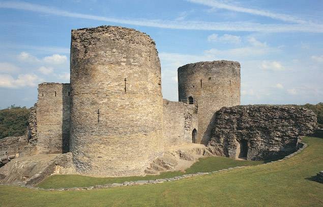 Cilgerran Castle - Book Castles of Wales Explorer Pass